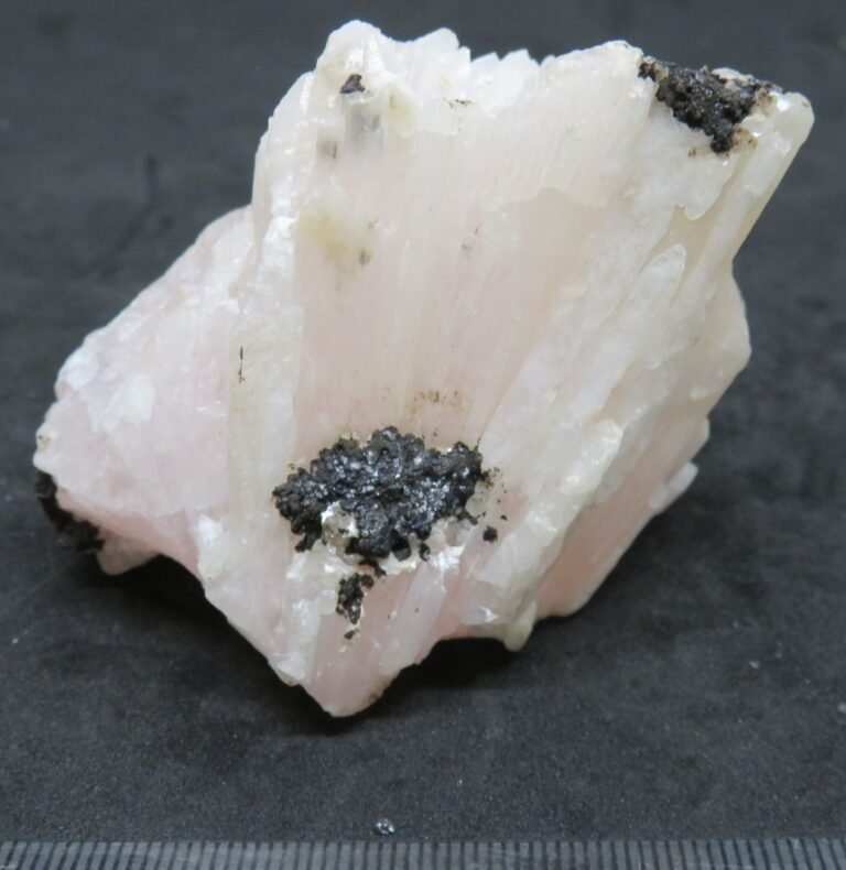 Manganoan Calcite and Sphalerite from Broken Hill