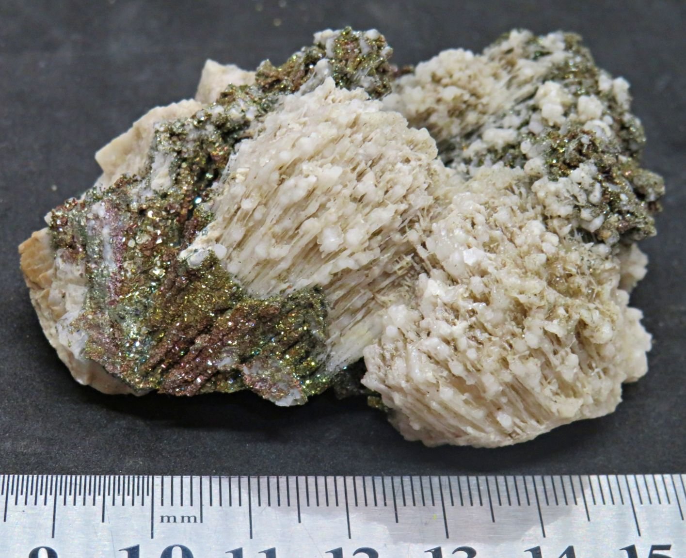 Kutnohorite and Pyrite, ZC/NBHC Mine, Broken Hill